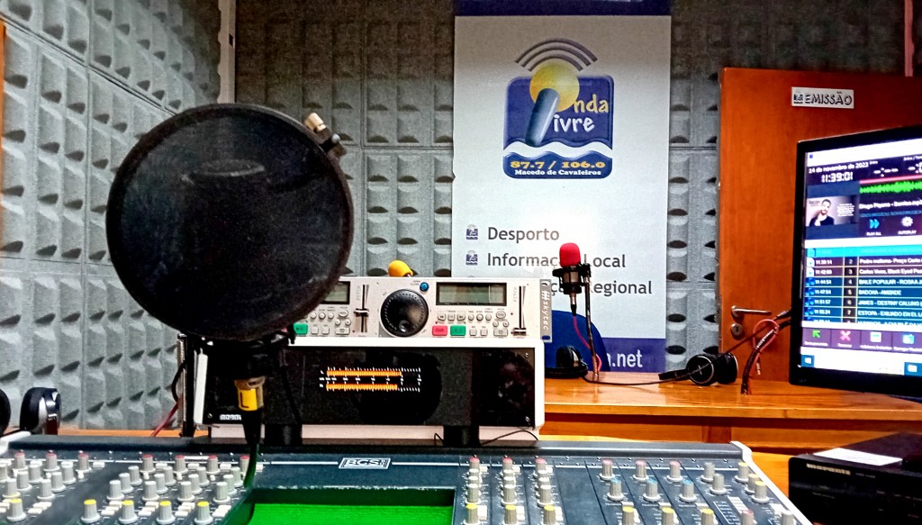 Rádio Onda Livre foi a primeira a renovar a licença para a atividade de ...